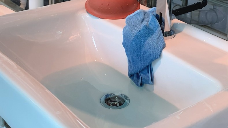 Clean the trap | Geberit UK